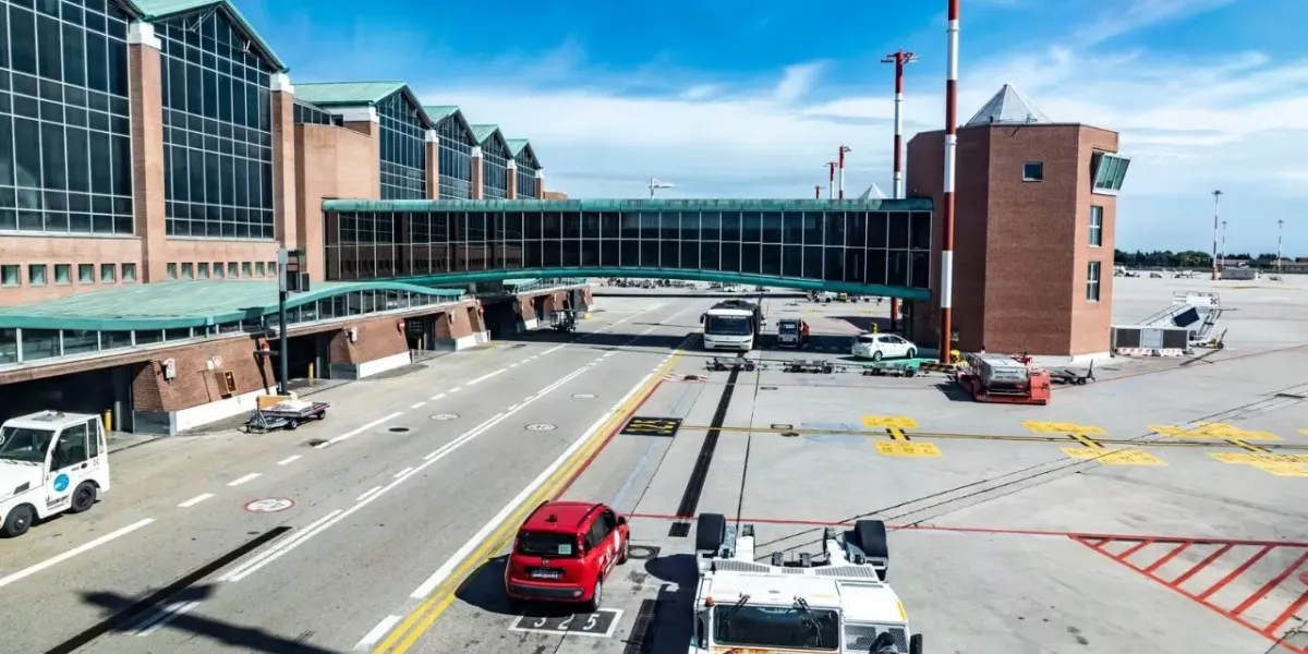 Flight disruptions at Venice Airport (VCE) today